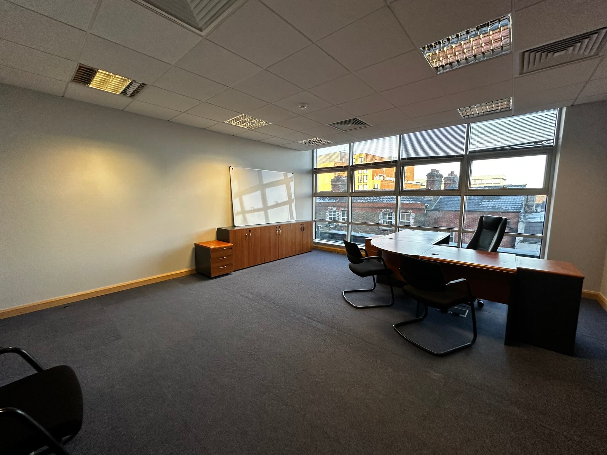 4 - 325 Capel Building - NORTHS